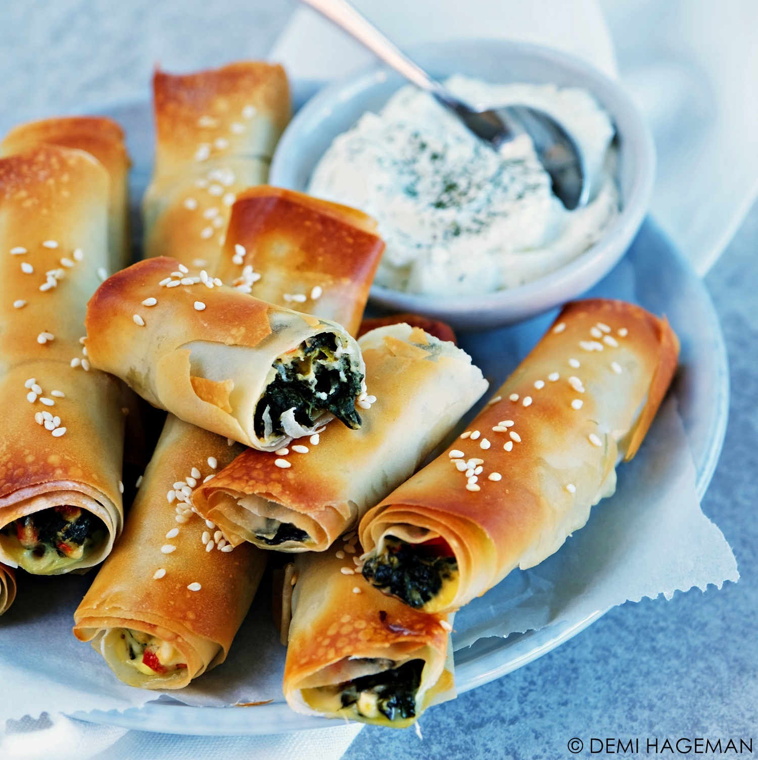 Börek met spinazie en feta - Turkse filodeegsnack - StudioKOOK