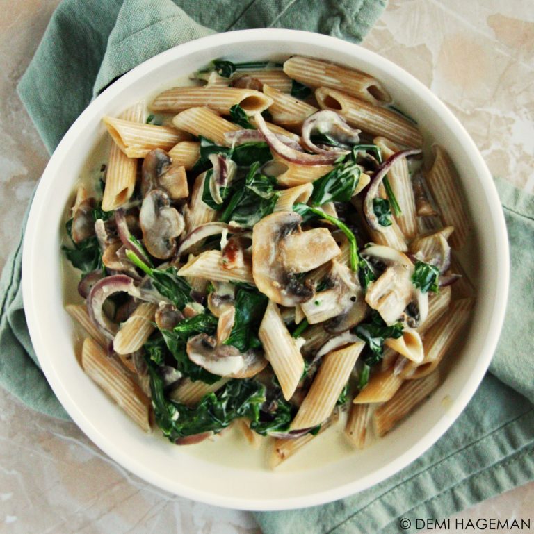 Pasta met gorgonzolasaus, champignons en spinazie - StudioKOOK